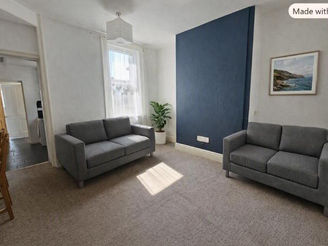 1 bedroom in a house share to rent