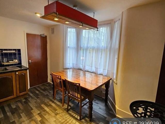 1 bedroom in a house share to rent