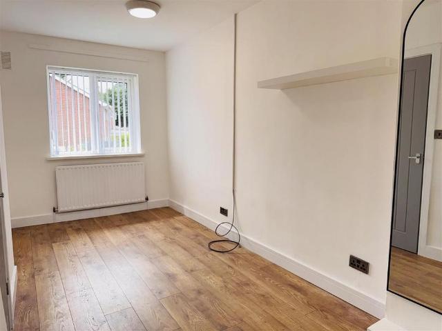 1 bedroom in a house share to rent