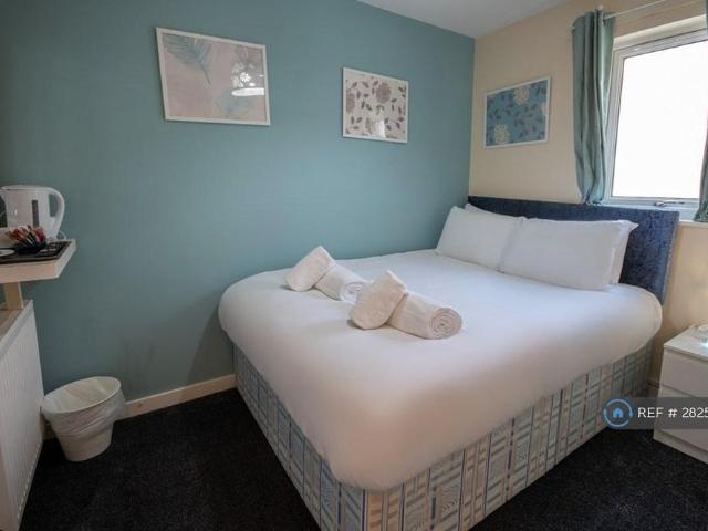 1 bedroom in a house share to rent