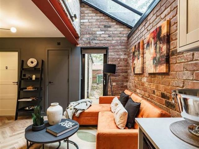 1 bedroom in a house share to rent
