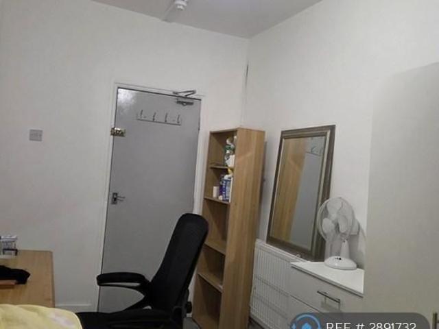1 bedroom in a house share to rent