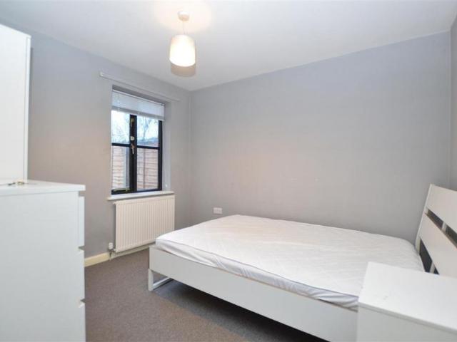1 bedroom in a house share to rent