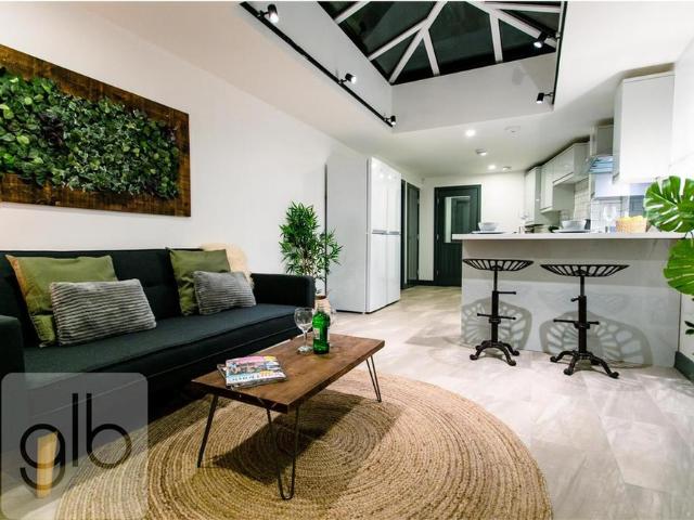 1 bedroom in a house share to rent