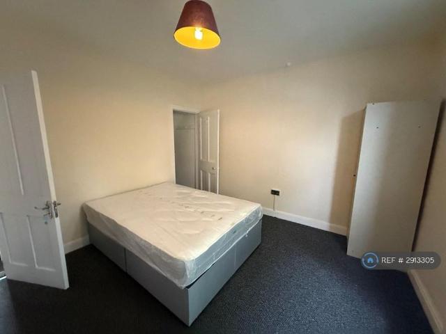 1 bedroom in a house share to rent