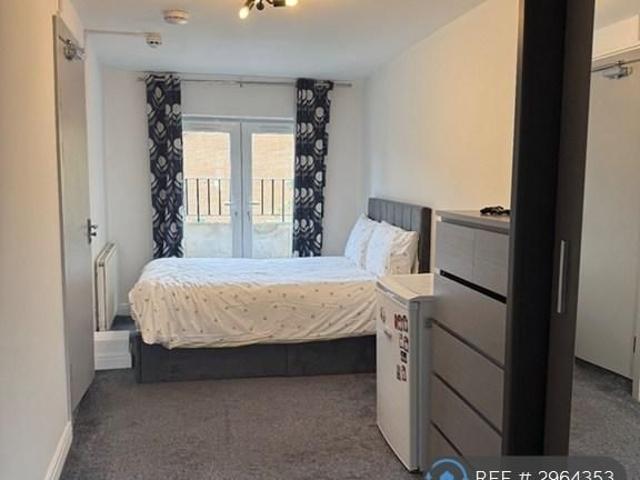 1 bedroom in a house share to rent