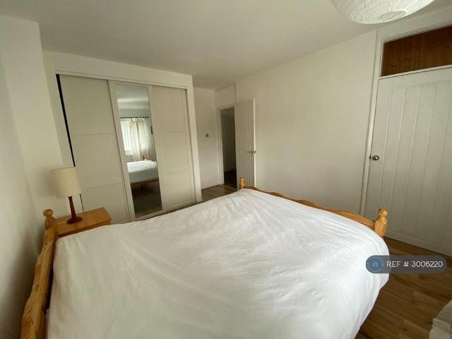 1 bedroom in a house share to rent