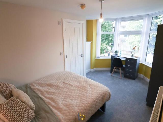 1 bedroom in a house share to rent