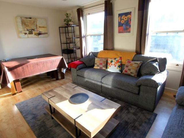 1 bedroom in a house share to rent