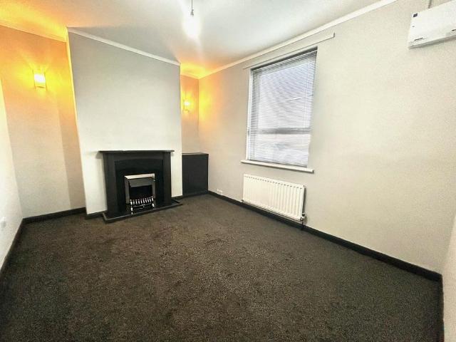 1 bedroom in a house share to rent