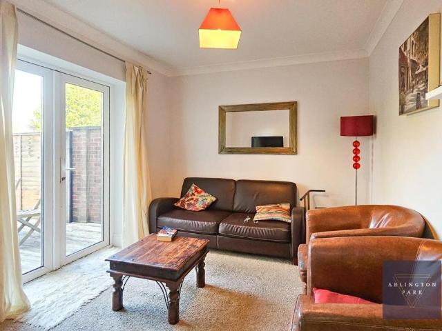 1 bedroom in a house share to rent