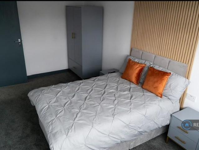 1 bedroom in a house share to rent