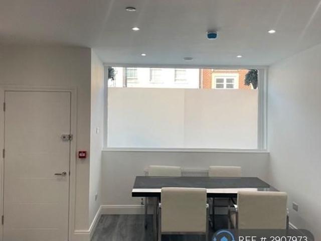 1 bedroom in a house share to rent