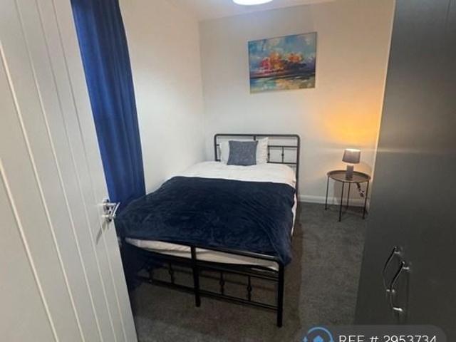 1 bedroom in a house share to rent