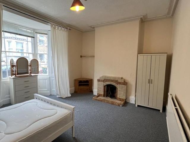 1 bedroom in a house share to rent