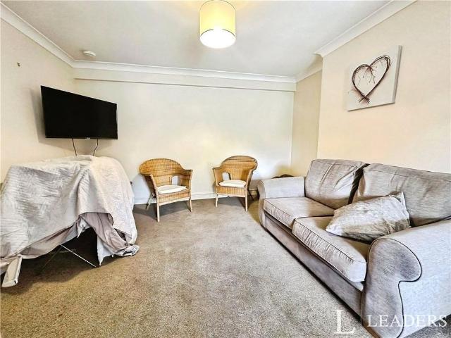 1 bedroom in a house share to rent