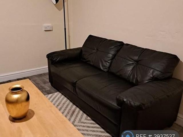 1 bedroom in a house share to rent