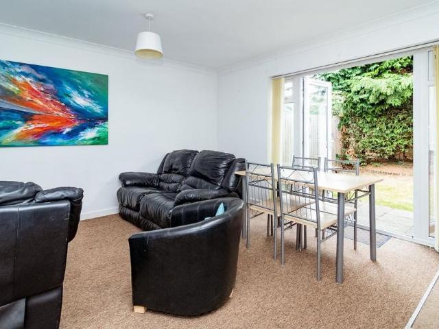 1 bedroom in a house share to rent