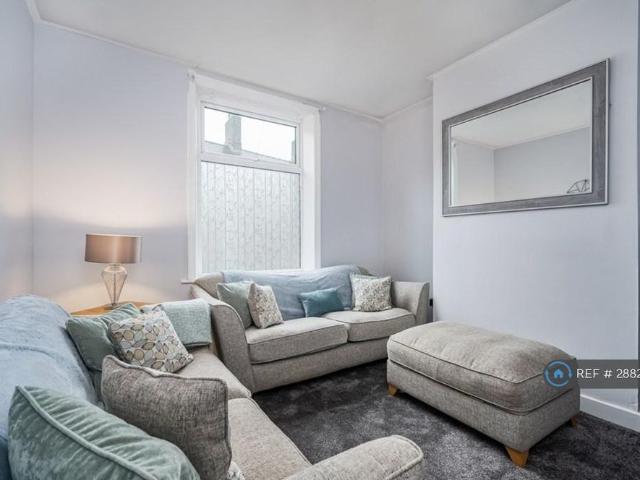 1 bedroom in a house share to rent