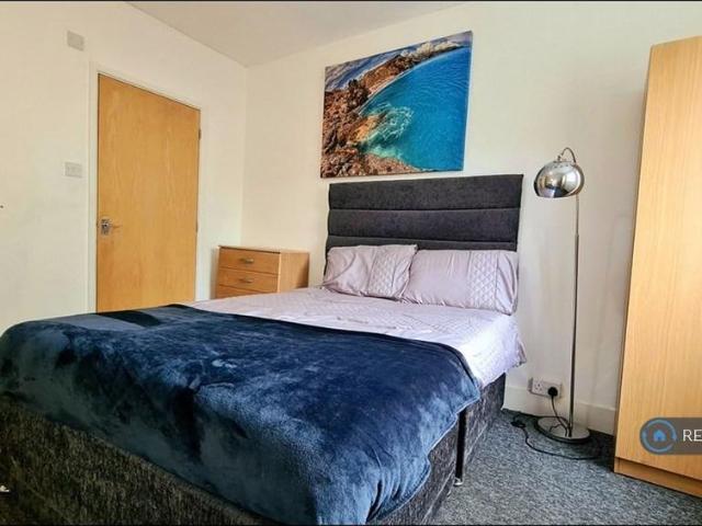 1 bedroom in a house share to rent