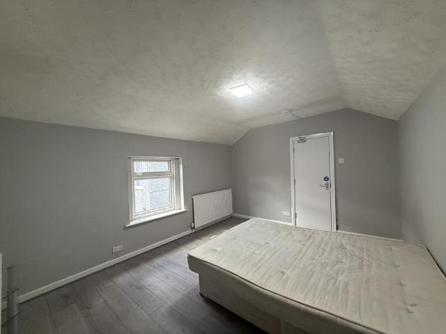 1 bedroom in a house share to rent