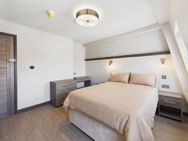 1 bedroom in a house share to rent