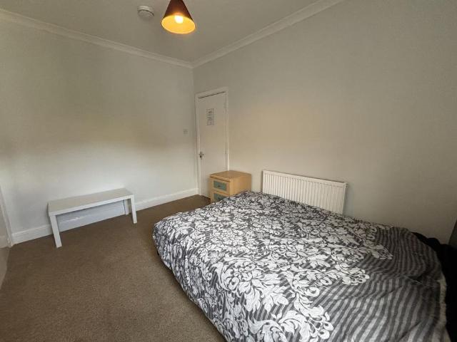 1 bedroom in a house share to rent