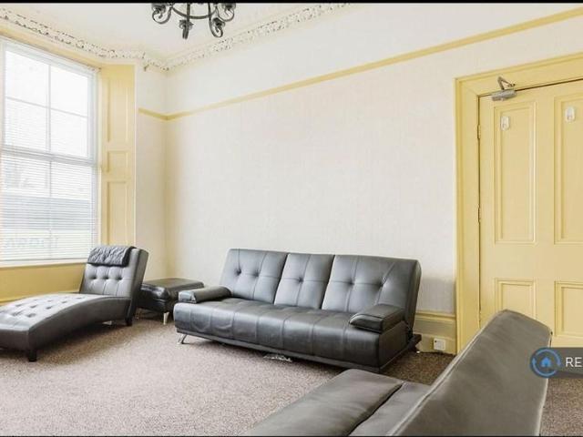 1 bedroom in a house share to rent