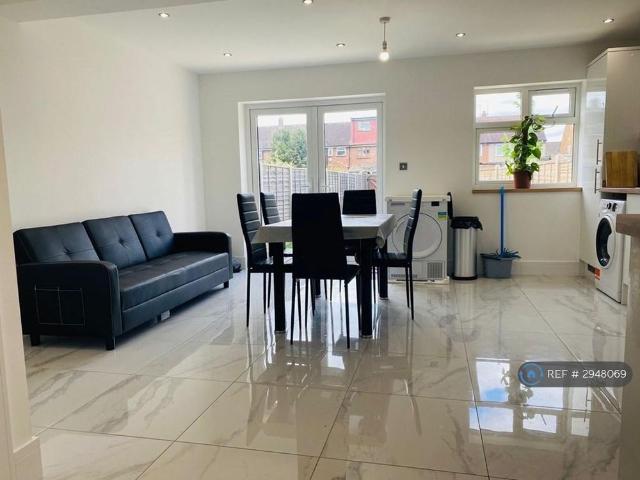 1 bedroom in a house share to rent