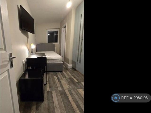 1 bedroom in a house share to rent