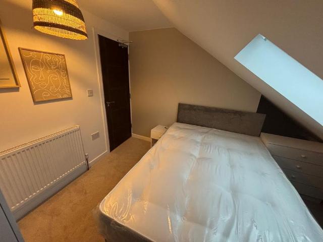 1 bedroom in a house share to rent