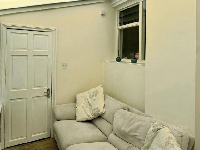 1 bedroom in a house share to rent