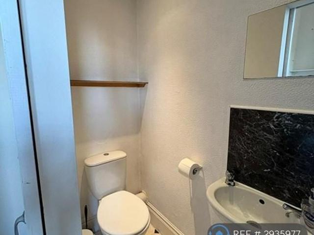 1 bedroom in a house share to rent