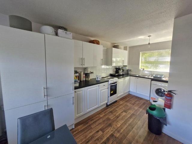1 bedroom in a house share to rent