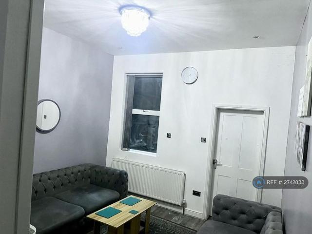 1 bedroom in a house share to rent