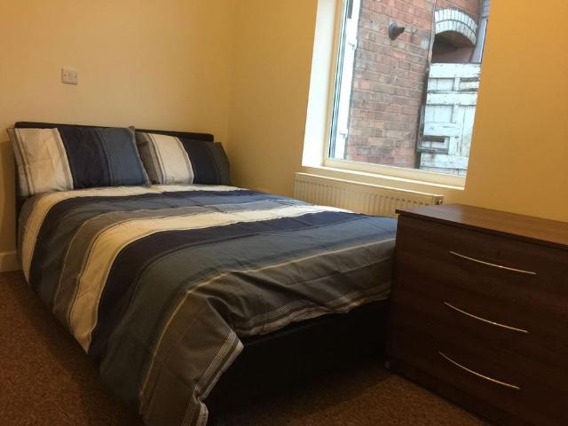 1 bedroom in a house share to rent
