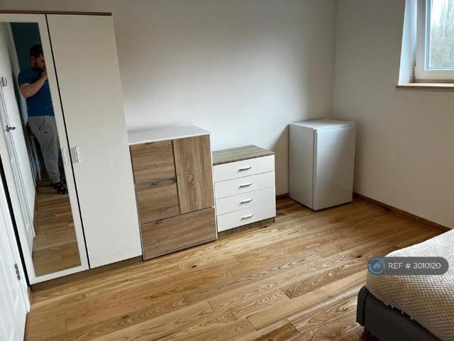 1 bedroom in a house share to rent