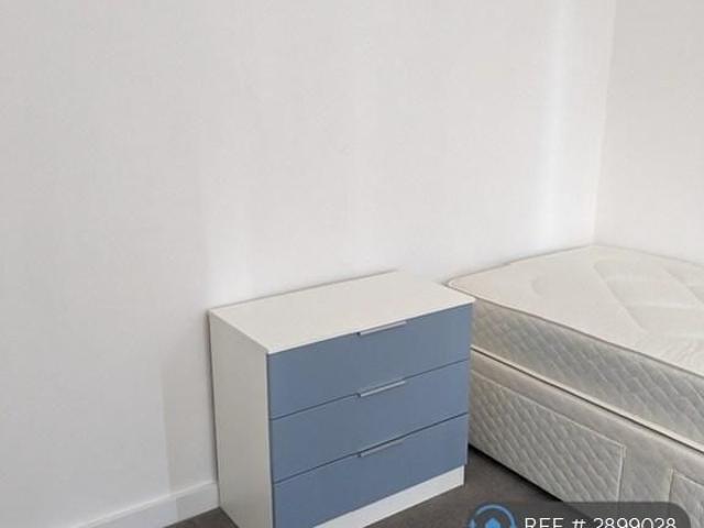 1 bedroom in a house share to rent