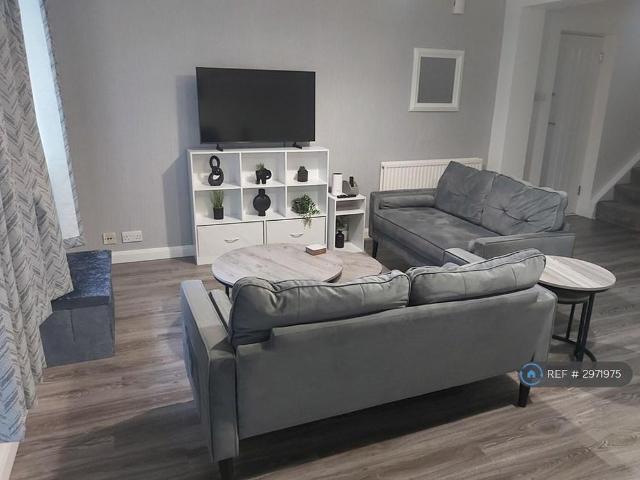 1 bedroom in a house share to rent