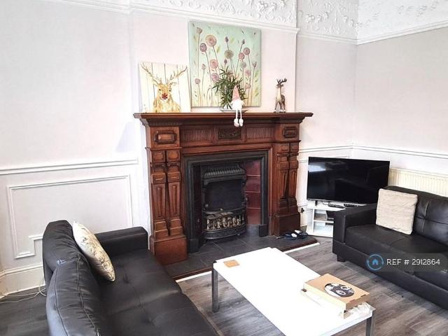 1 bedroom in a house share to rent