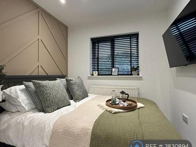 1 bedroom in a house share to rent