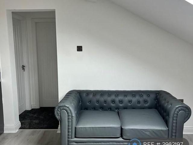 1 bedroom in a house share to rent