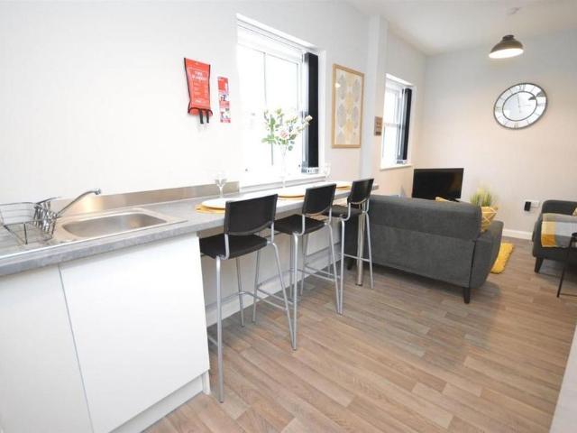1 bedroom in a house share to rent