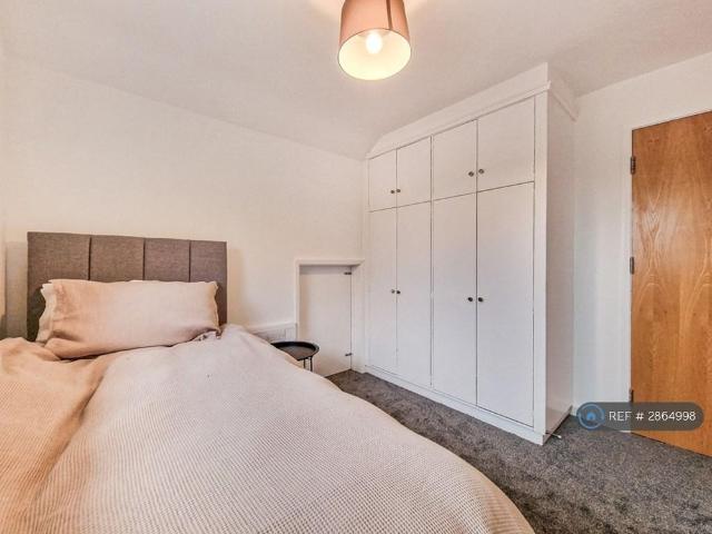 1 bedroom in a house share to rent