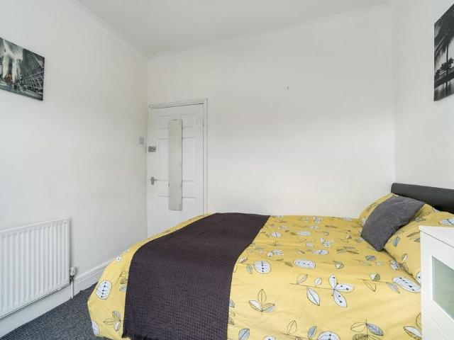 1 bedroom in a house share to rent