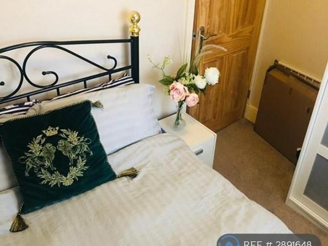 1 bedroom in a house share to rent