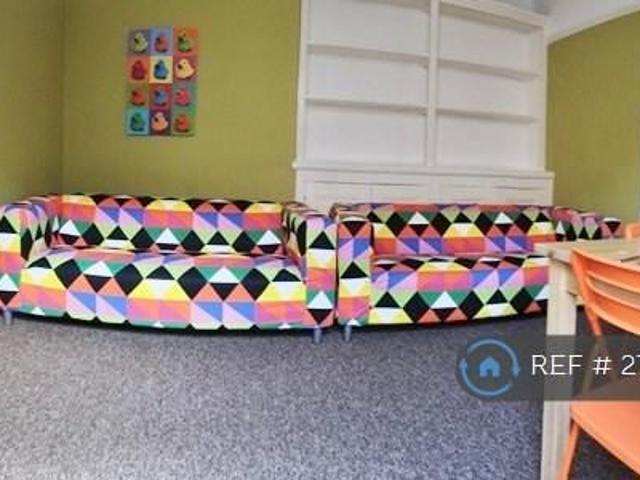 1 bedroom in a house share to rent
