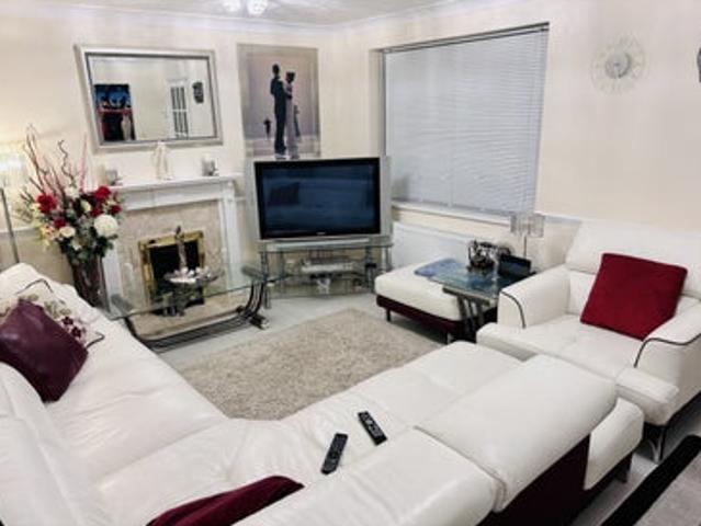 1 bedroom in a house share to rent