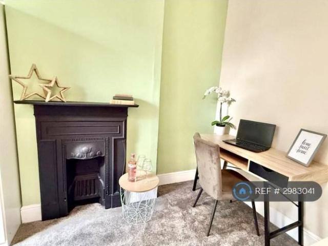 1 bedroom in a house share to rent