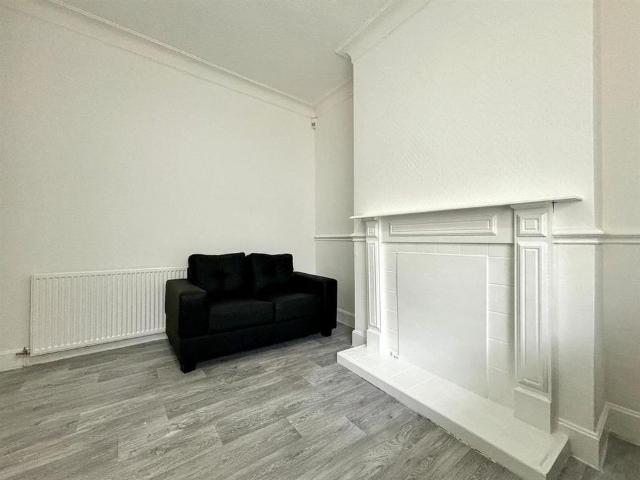 1 bedroom in a house share to rent